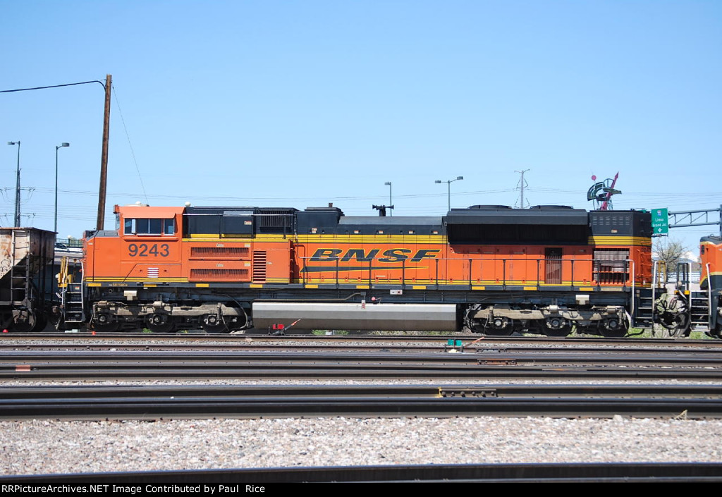 BNSF 9243